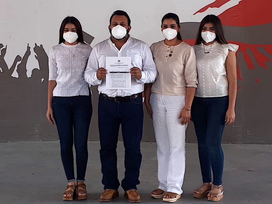 Warnel May Escobar se registra como precandidato del PRI a la alcaldía ...